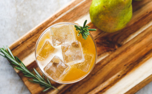 Ginger Pear Tea Spritzer Recipe | PIQUE